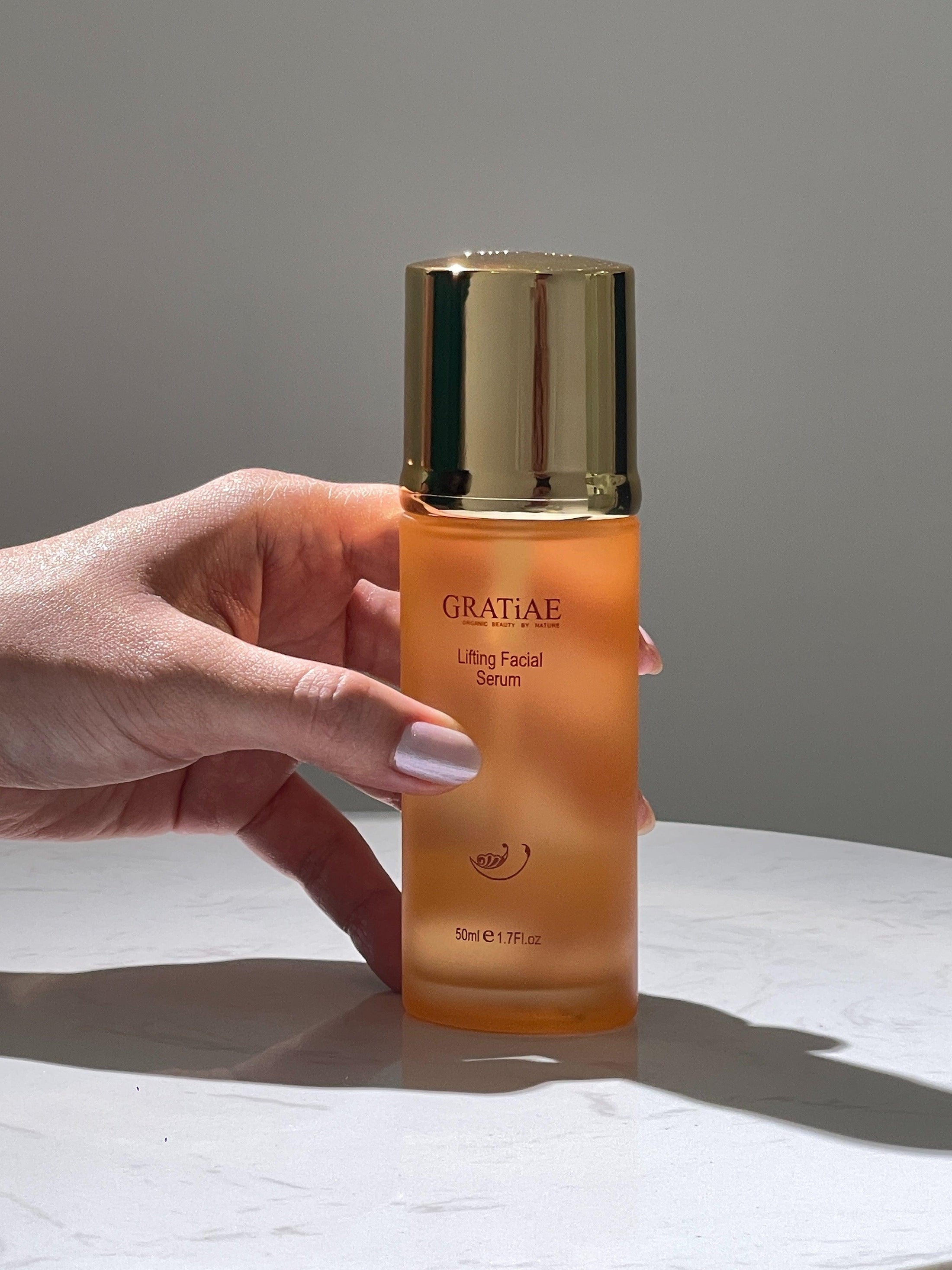 美容液は毎日つけない方がいいですか？ – GRATiAE